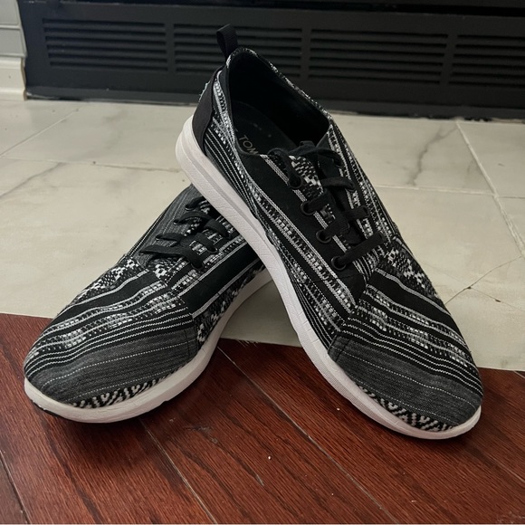 Toms | Shoes | Mens Toms Sneakers 5 | Poshmark